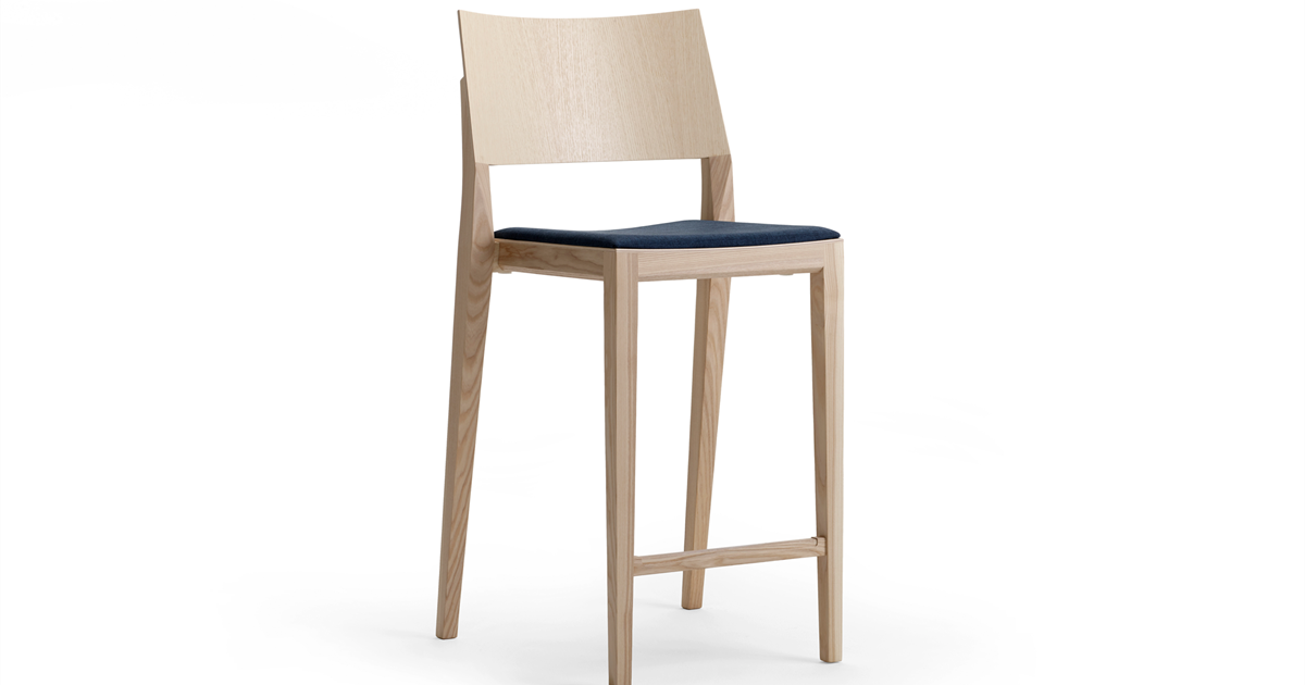 Tova high chair - modern stackable high wooden chair | Lundbergs Möbler®